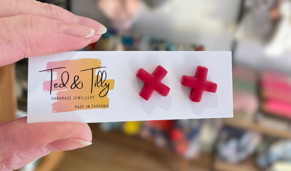 Ted & Tilly cross stud earrings – Lily & Dot